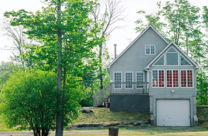 Casa Del Silenzio - Four Seasons! Casa Dea Estates - Prince Edward