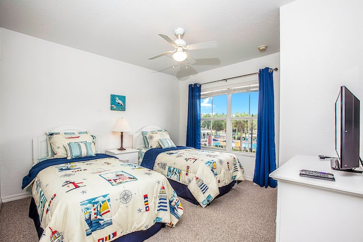 Poolside 3 Bedrm Villa Luxury Gated Resort Disney - キシミー, FL
