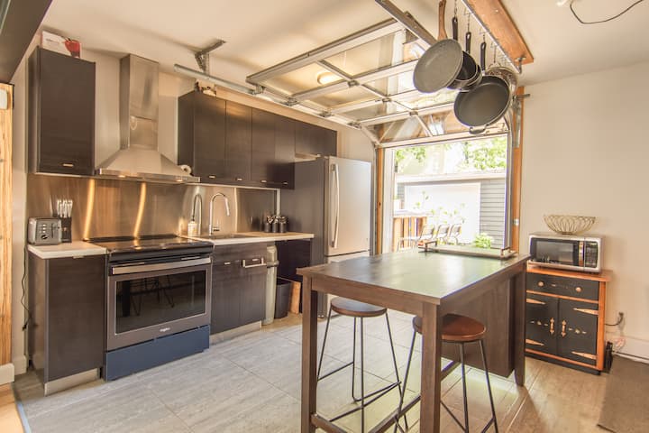 Urban Retreat | Parking*| Town House | Patio |Ac - Québec City