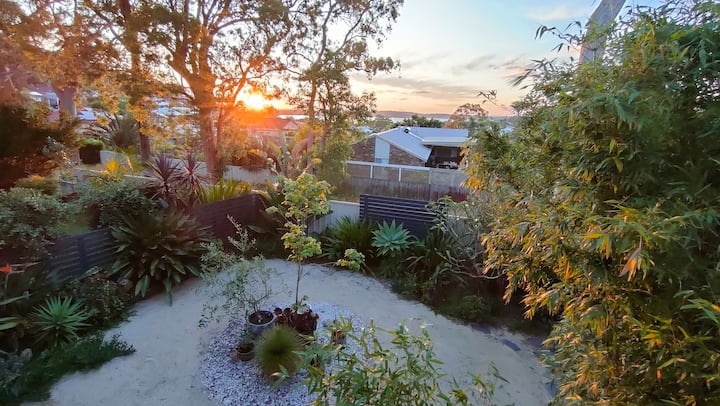 Tree Tops - Corlette Home - Port Stephens