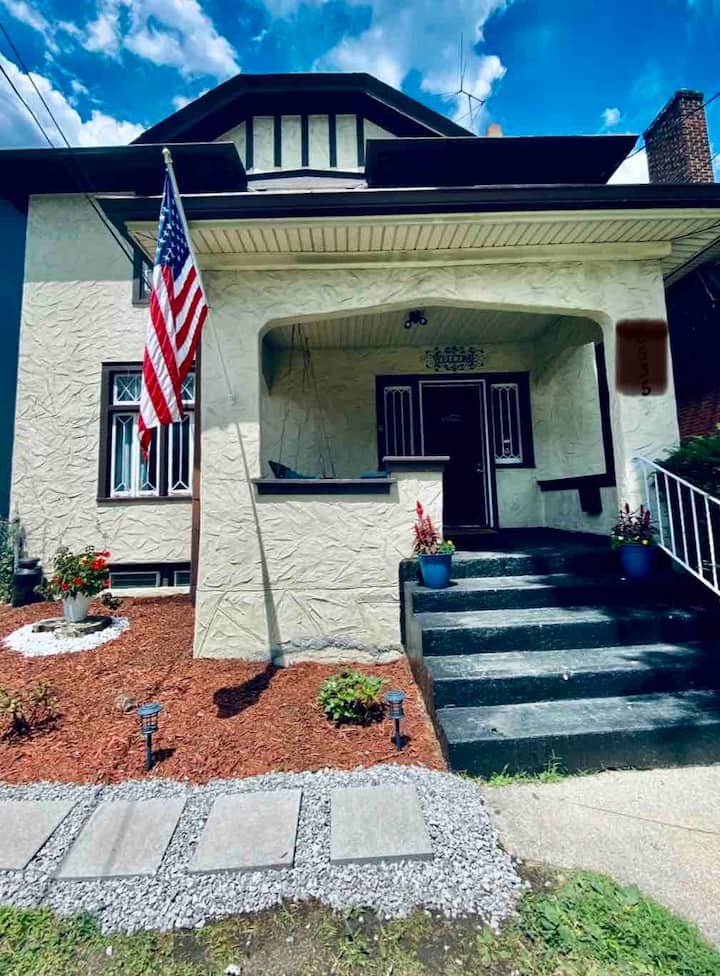 Downtown Home / 10 Beds / Free Parking - Cincinnati