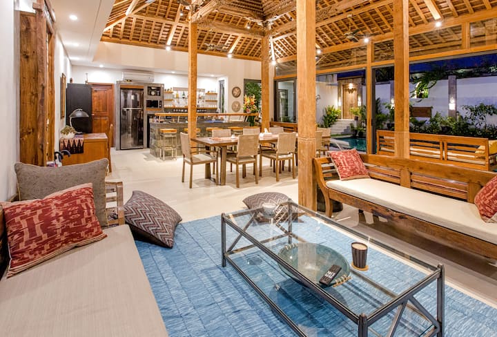 -Hot Deal- Seminyak Beach Luxury Villa 4br - Bali