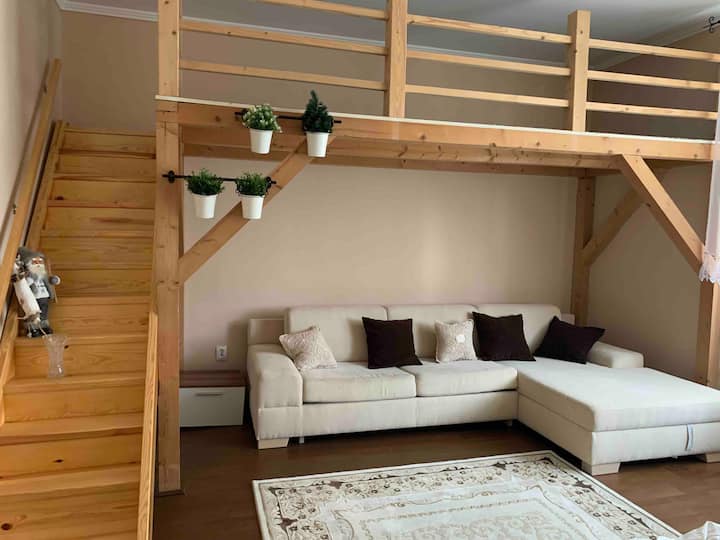 ÁRpádház Kedves Lakószoba A Város Központjában! - 