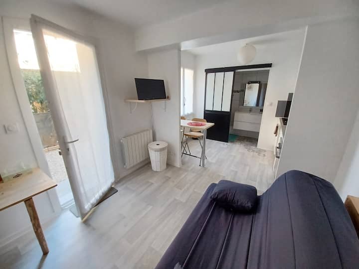 Studio Neuf & Cosy à 10 Min à Pied De La Gare - Nîmes