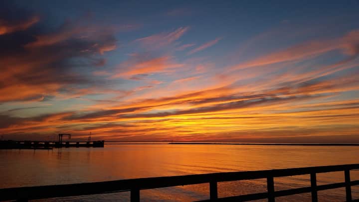 Spectacular Sunsets!delaware Bayfront! 
7-nite Min - Lewes, DE
