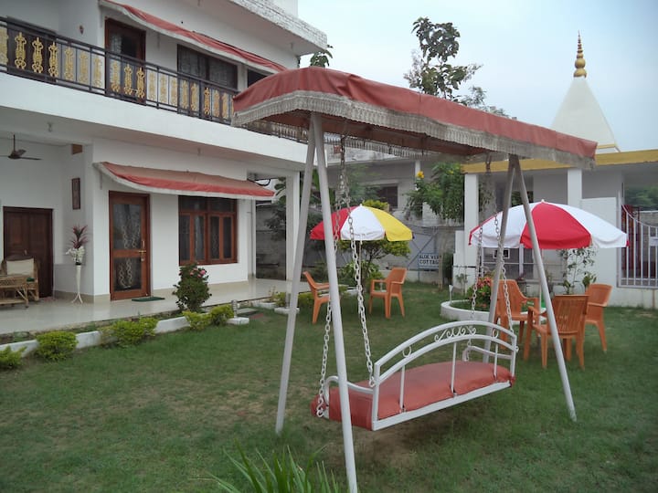 Varanasi Holiday Rentals & Homes - Uttar Pradesh, India | Airbnb