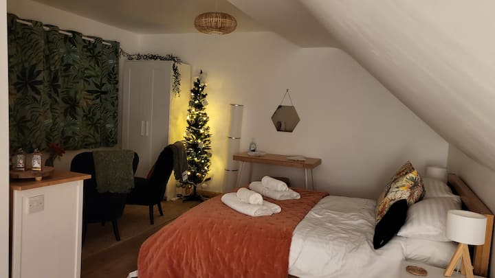 Wisteria Room, Adorable Room Only Apartment. - Hornsea