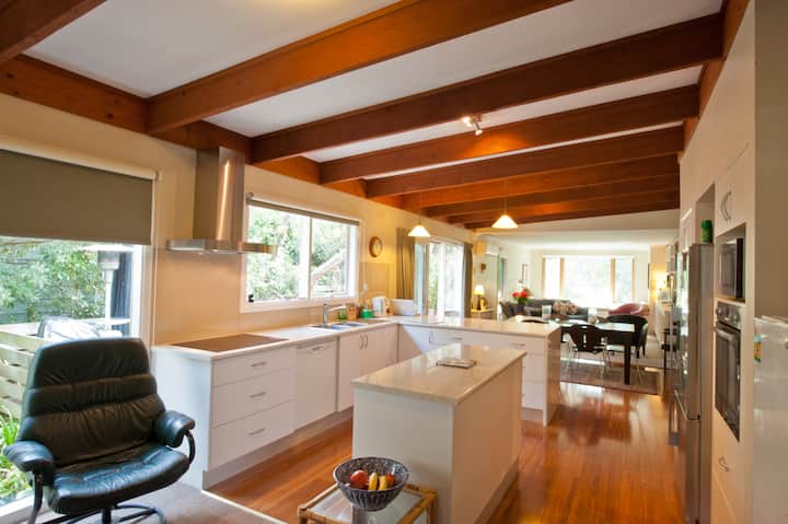 Secluded Haven On Golf Course With Kangaroos - Anglesea
