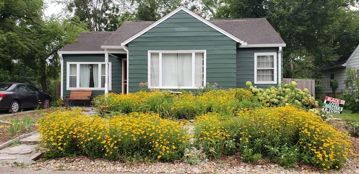 Bryan Park Family Home Away From Home! 3br/2ba - Bloomington, IN