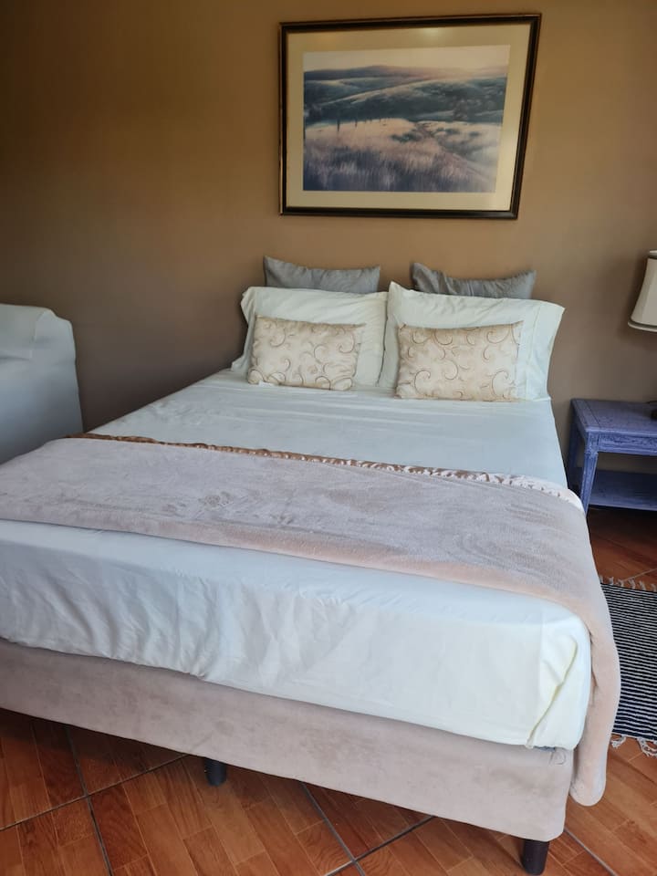 Gm Suites Bed &Breakfast - Belmopan