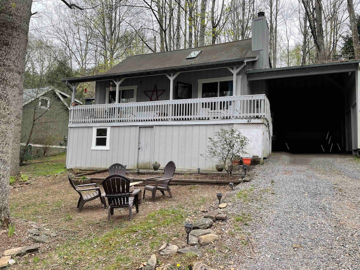 Cozy Cabin In The Heart Of Maggie Valley - Maggie Valley, NC