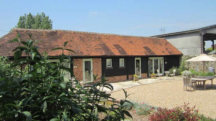 Mouse House A Cosy Converted Barn On Working Farm - West Sussex