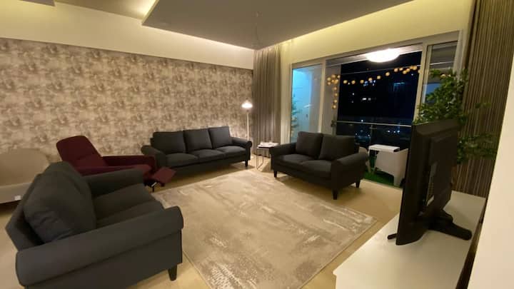 Beautiful Lavish Ac 3bhk Fully Furnished Apartment - Maharashtra