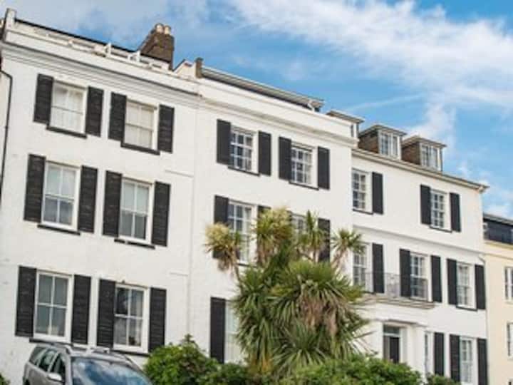 Beaches View - Overlooking Beach & Sea + Parking - Exmouth