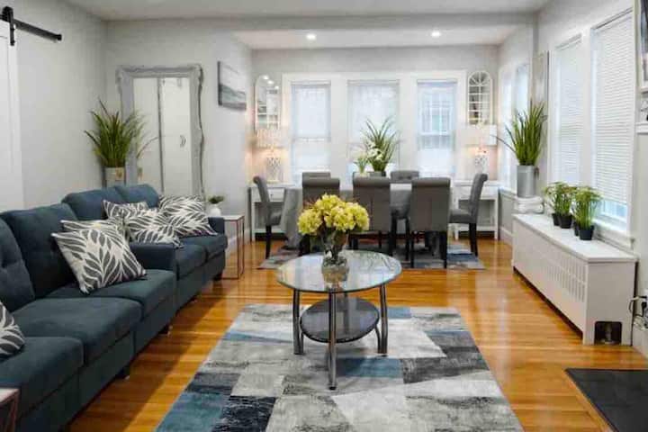 Cozy Home With Free Parking - Boston, MA