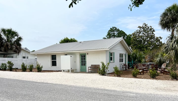 Charming Coastal Cottage | Walk To Beach & Dining - Allen Lake, Santa Rosa Beach