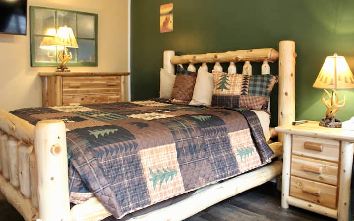 Centrally Located Studio In Lake George Village - Lake George, NY