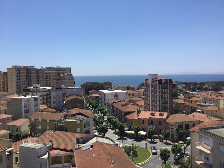 Follonica/toscana:vista Mare In Pieno Centro/6pers - Follonica