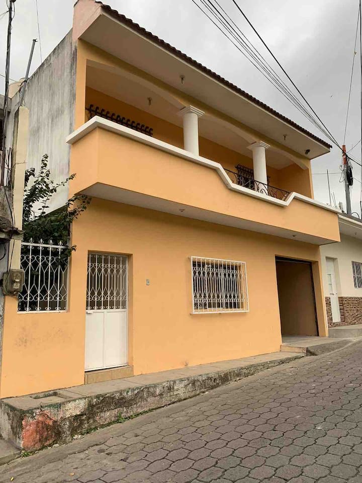 My Home In Esquipulas Ii. 3 Blocks Frombasilica - Esquipulas