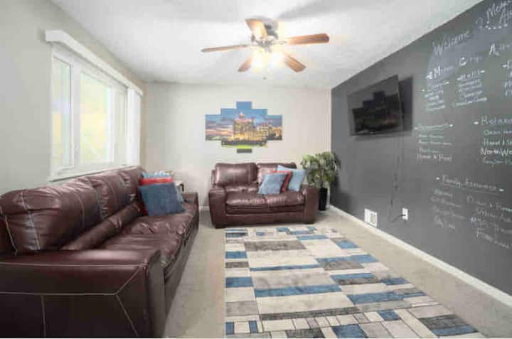 Metro Airport Suite - Fair Lane, Home of Clara and Henry Ford