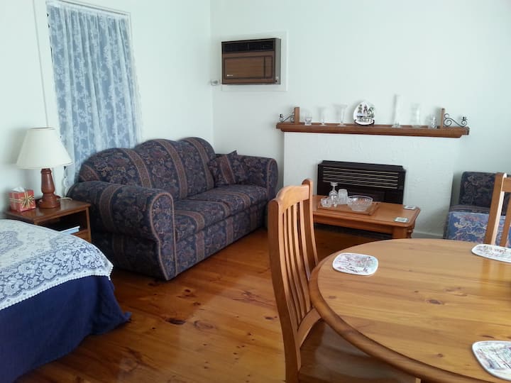 Cute Retro Cottage In Marion, Hosted By Christine. - Marion