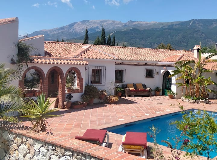 Private Villa With Pool, 10 Min Walk To Two Towns - Torre del Mar