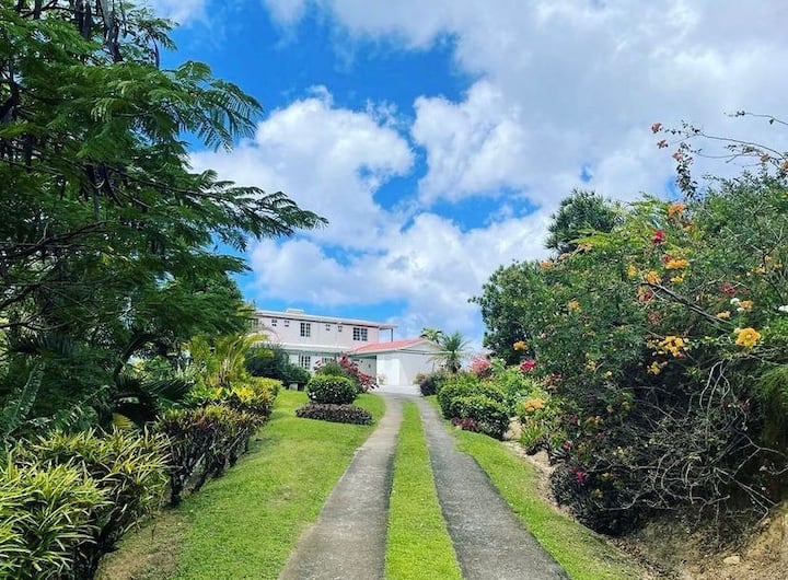Signature Homes 2-bedroom Estate Villa - Roseau