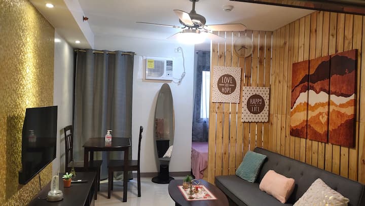 Leory's Lounge By Caleda (Netflix & Karaoke) - Quezon City