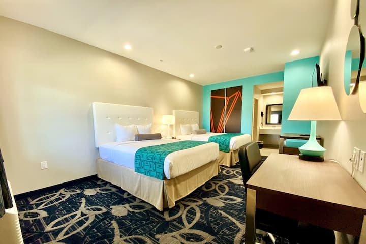 2 Queen Beds - Americas Best Value Inn - Houston, TX