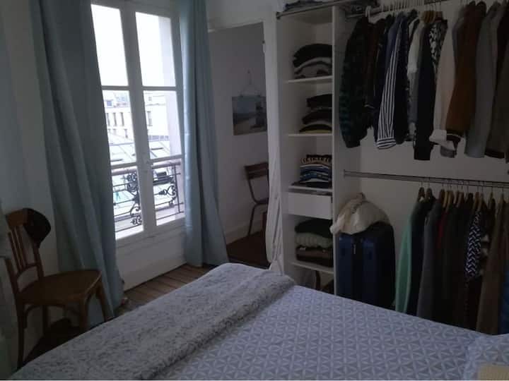 Paris 10, 2 Pièces, 30 M2, Lumineux - Paris
