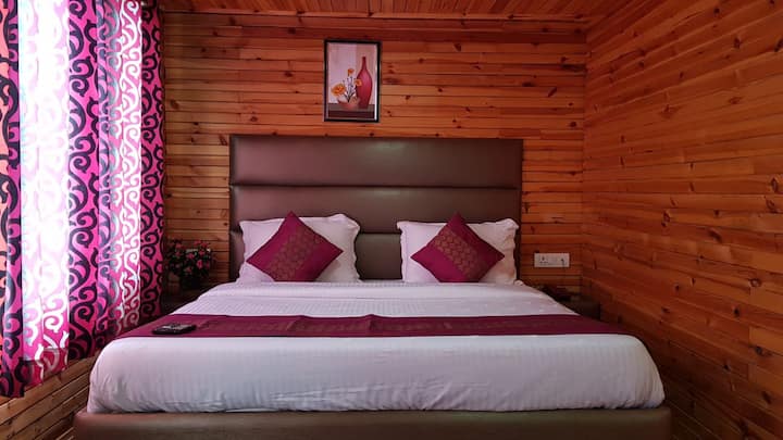 King Deluxe Room At Patnitop - Patnitop
