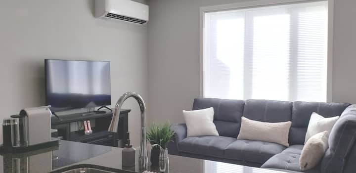 2 Bedroom 3 Bed Guest Suite! - Vancouver Island
