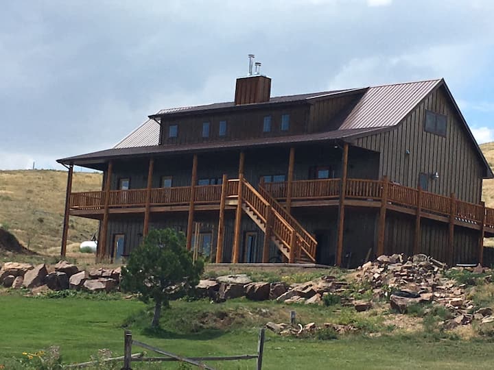 Stay In The Beauty Of Wyoming, Yet Close To Town. - Wyoming