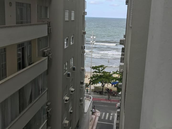 Apartamento Pé Na Areia - Balneário Camboriú