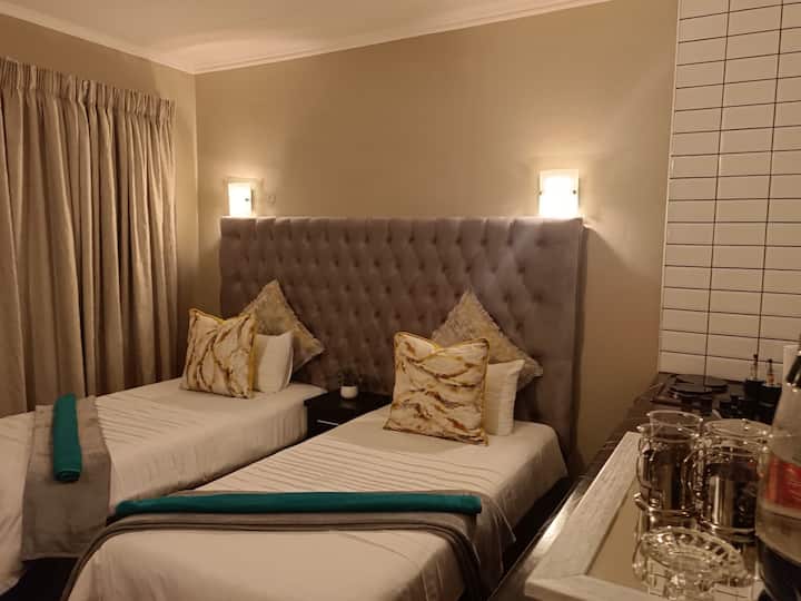 Beautiful Apartment A8 At Bains Lodge - Bloemfontein