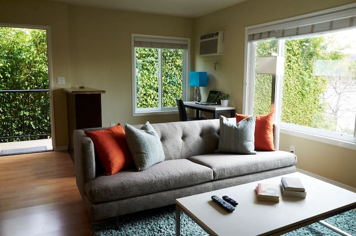 Large, Recently Redone Guest House - Beverly Hills, CA