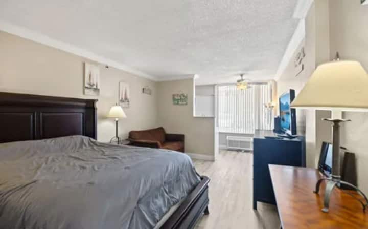 *1st Floor No Steps Beautifullyremodeled Wi-fi 101 - Daytona Beach