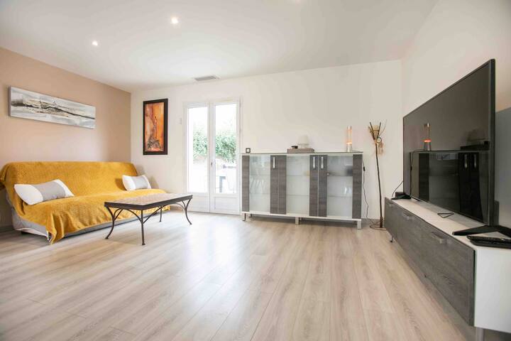 Plain Pied Climatisé Avec Piscine Idéalement Situé - Périgueux
