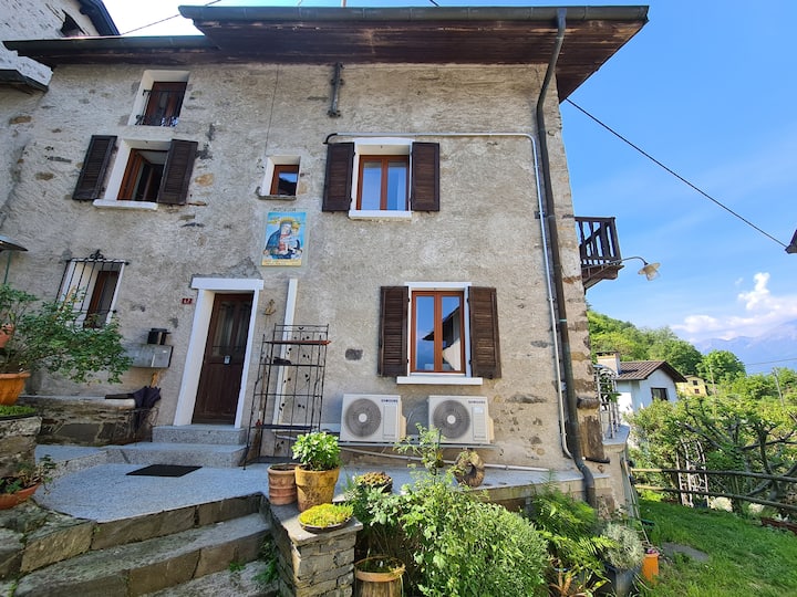 Charming House With Fabulous Views - Gambarogno
