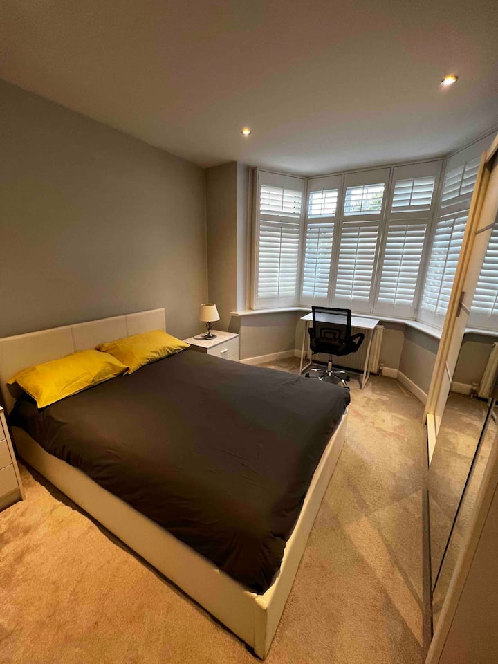 House Share With Lovely Sharers - Crawley