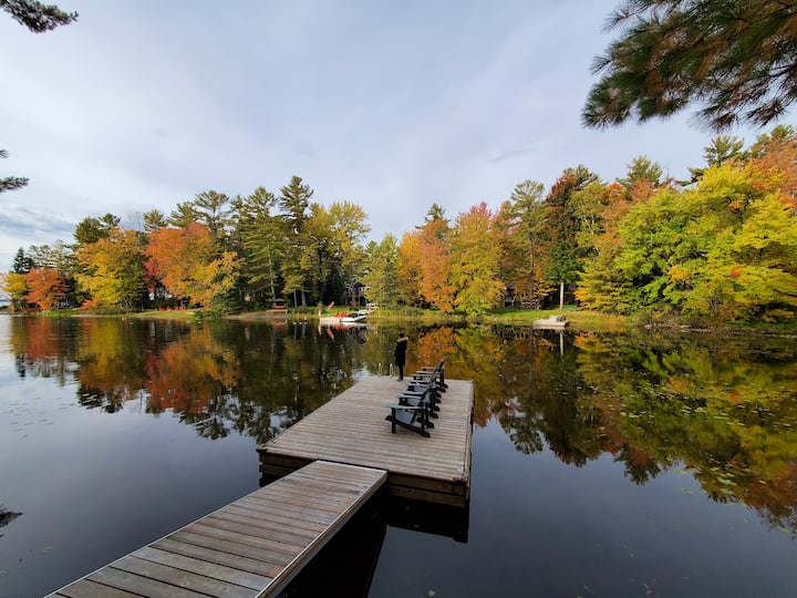 Four Seasons Lake Front Cottage - Kawartha Lakes