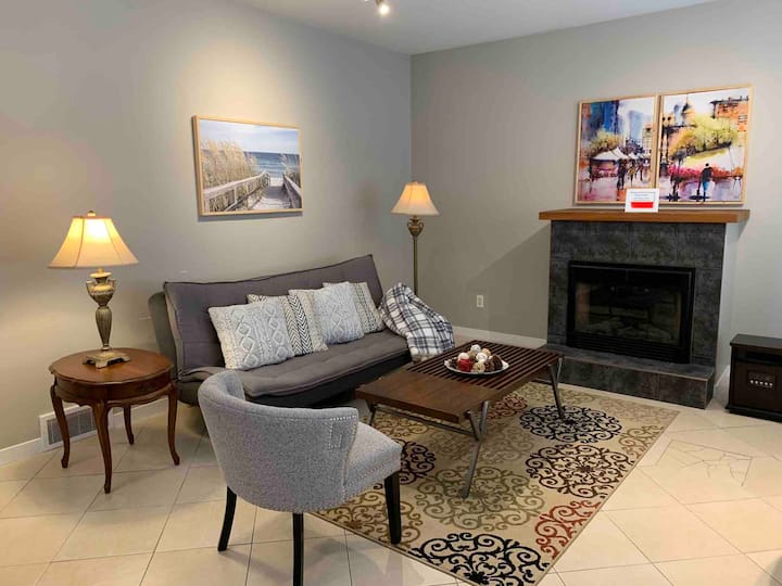 Near Hospital One Bedroom Entire Guest Suite - Kelowna
