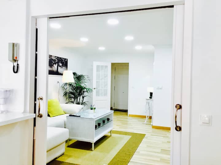 Excelente Piso En Triana + Parking - Seville