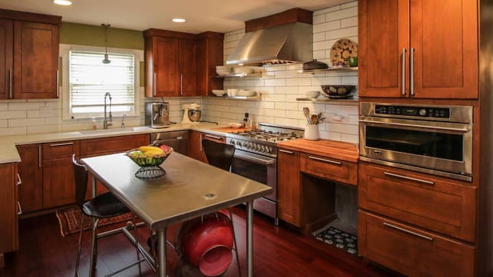 Your Derby Gem, Garden Oasis In Louisville - Sapporo