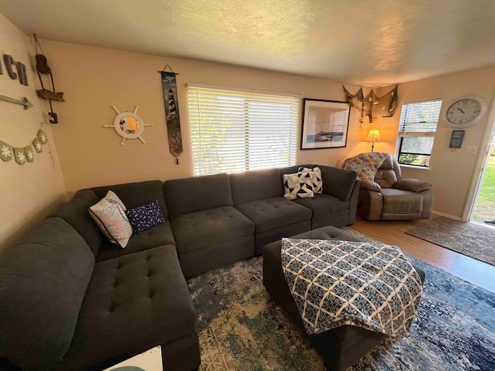 Family Home 2 Bed Near Devils Lake W/ Washer Dryer - Lincoln City, OR