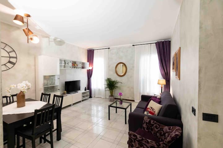 Colosseum Cavor 2 Bedrooms+living - Rome