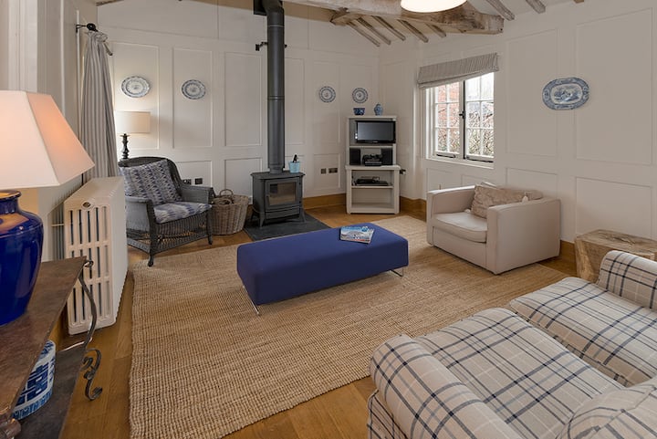 Mill Barn, Collfryn Farm Cottages - North Wales