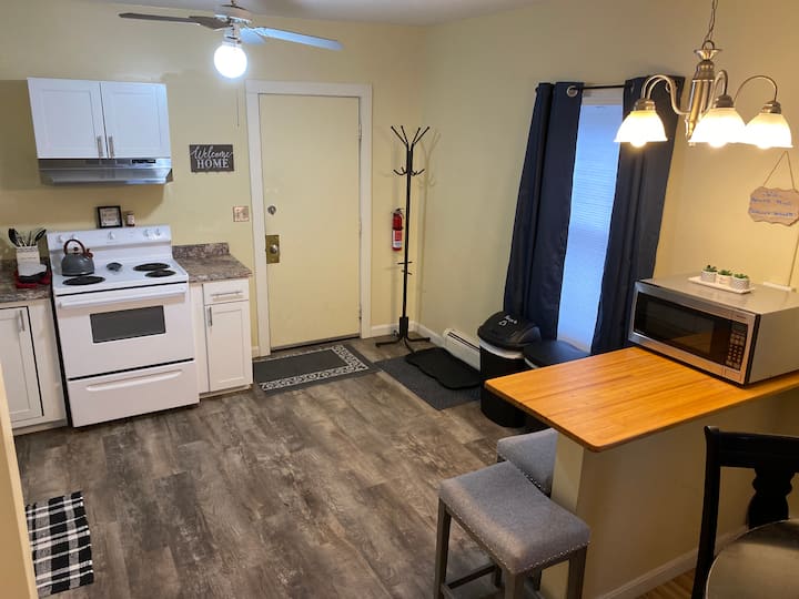 Cozy Bedroom @ Shared Duplex | 5 Mins To Uvmmc - Burlington, VT