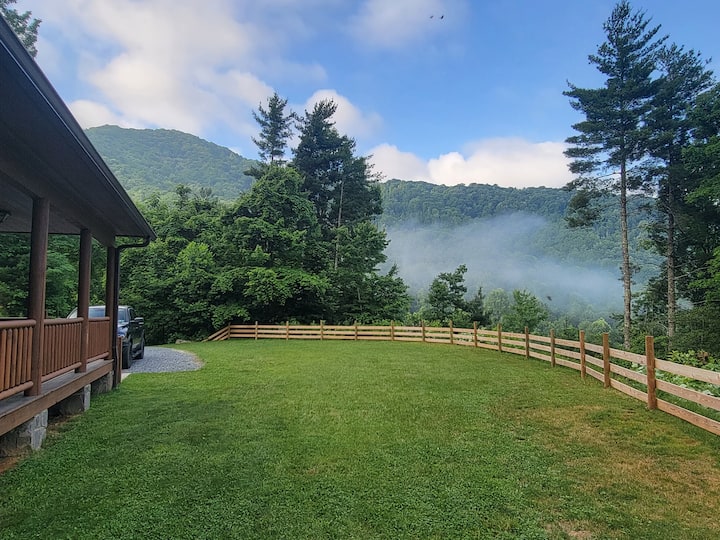 Mountains View Log Cabin - Bryson City, NC