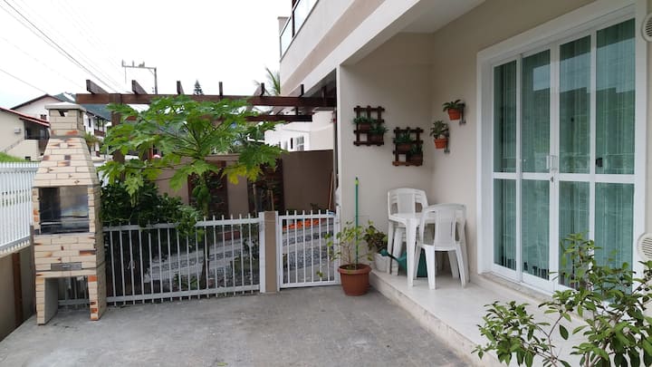 Apartamento Térreo Novo E Confortável - Bombinhas